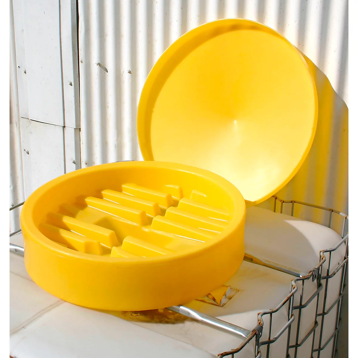 Entonnoir pour fût en polyéthylène , Ø 640 mm, 48 litres, avec ...